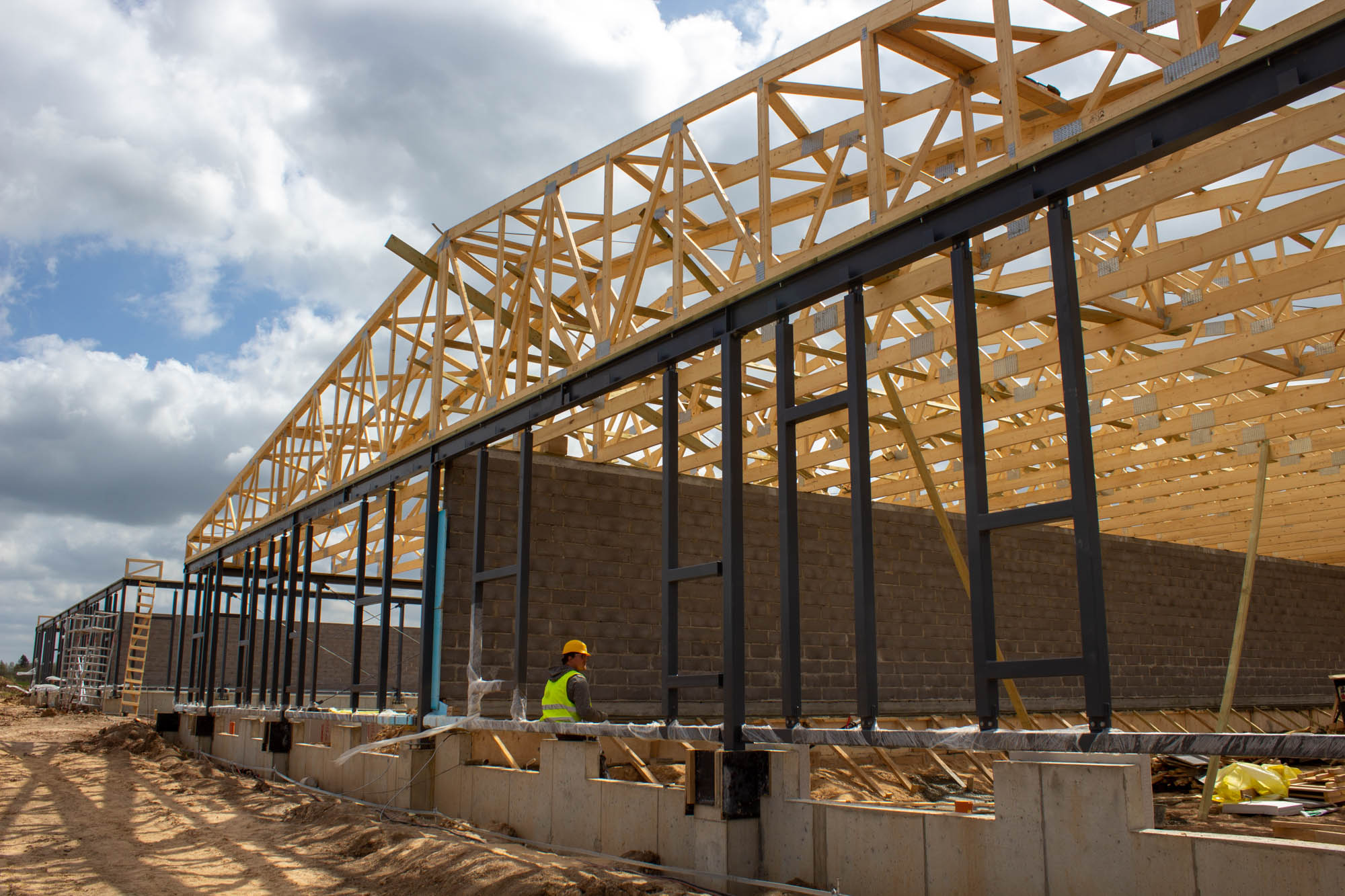 Timber trusses for livestock buildings | Freimans