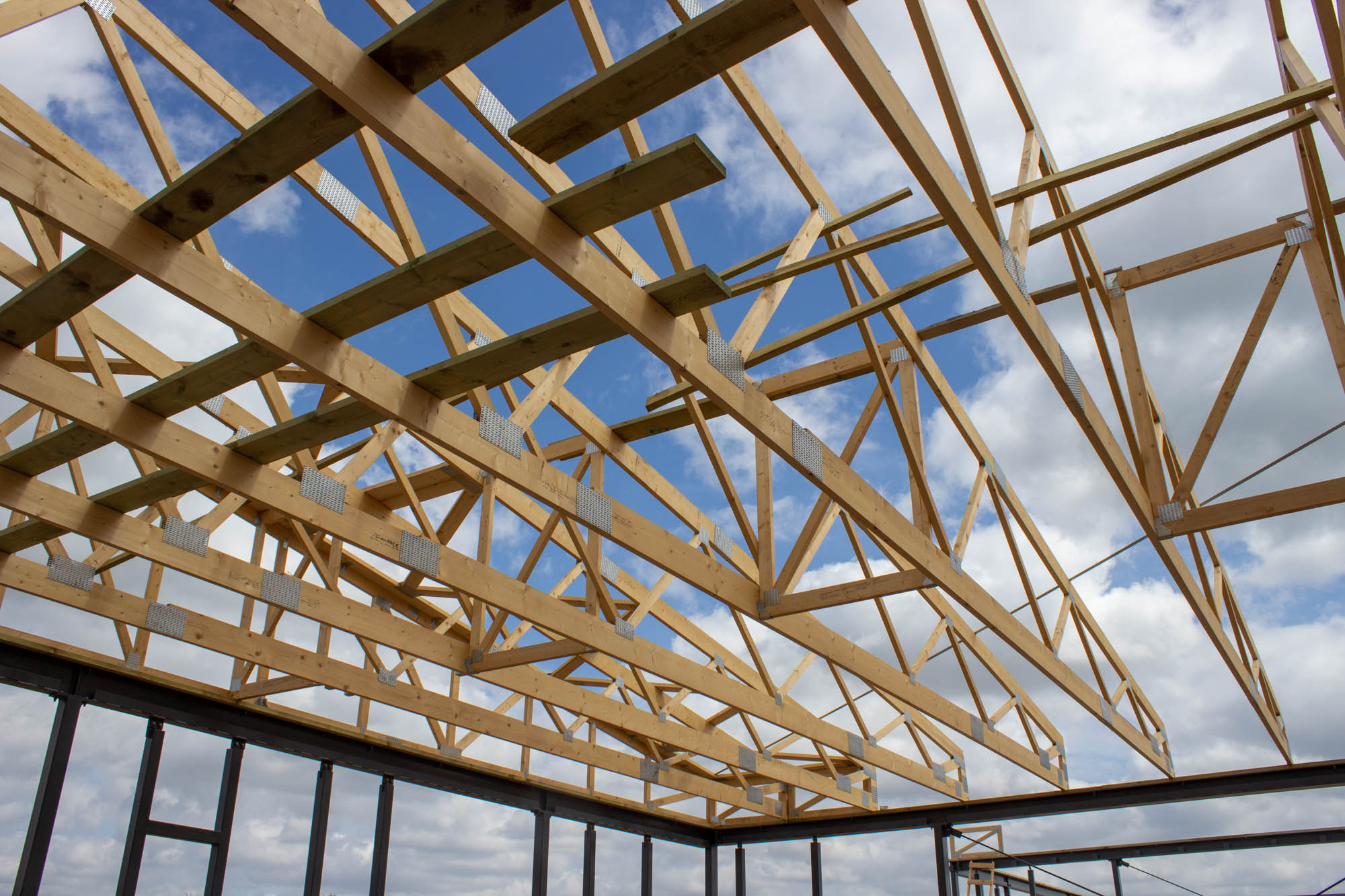 Timber trusses for livestock buildings | Freimans