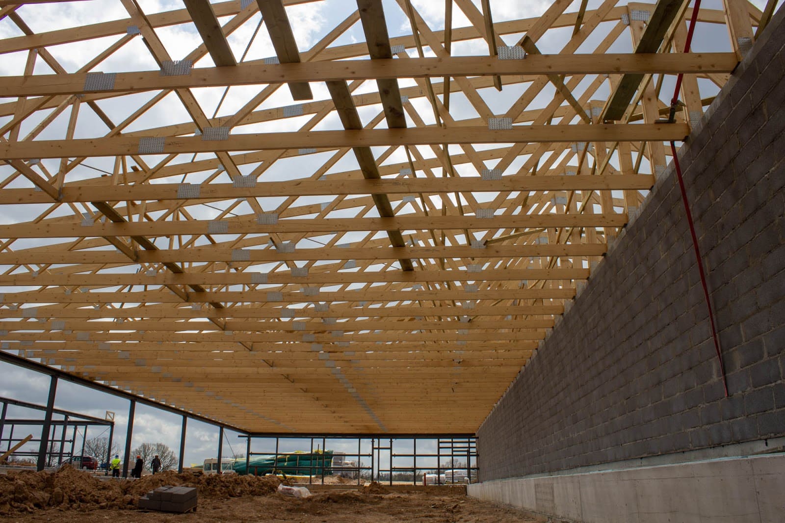 Jumta koka kopnes lauksaimniecības ražotnēm, fermām un dzīvnieku izsoļu ...